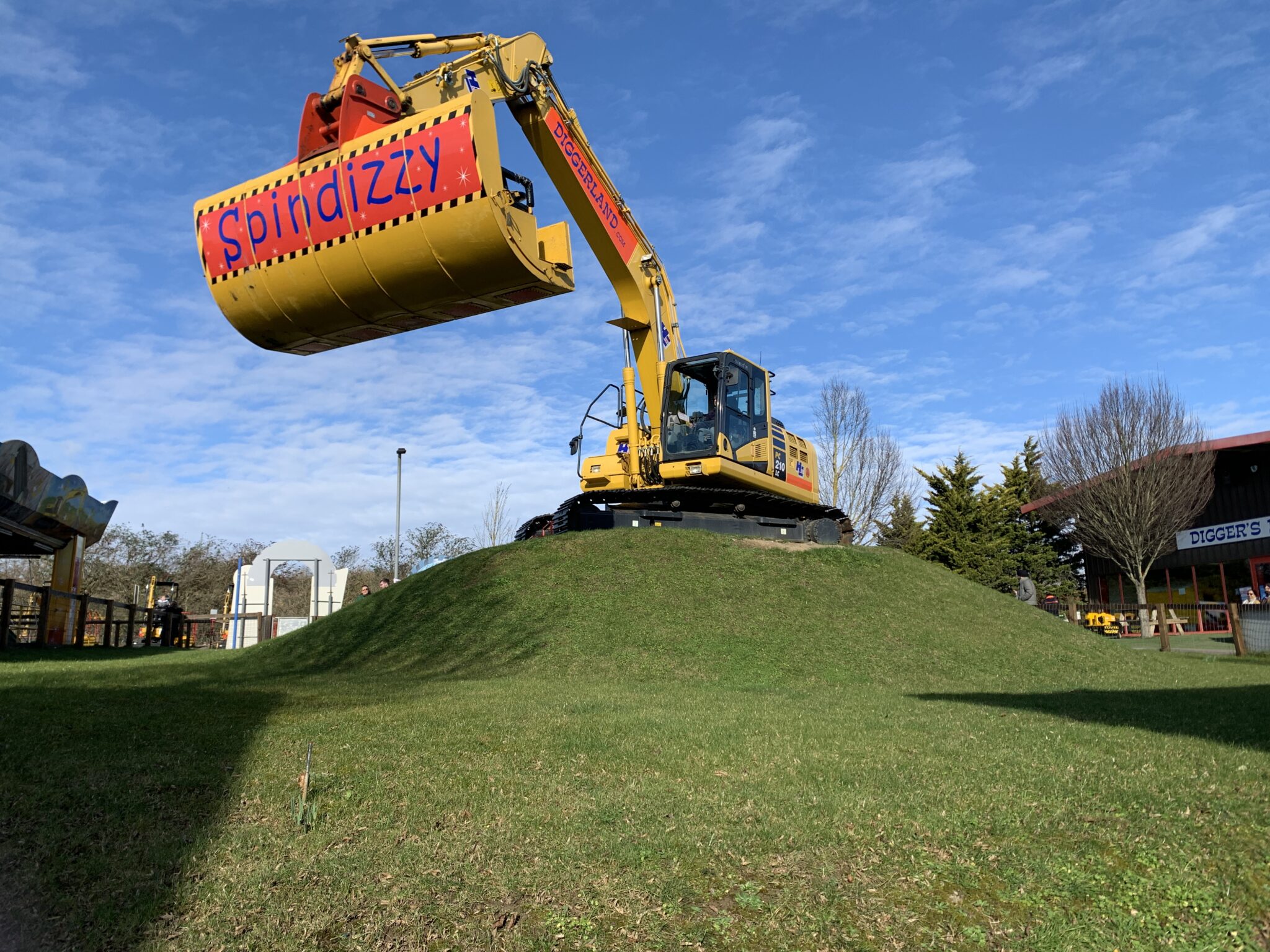 Everything you need to know for your theme park weekend - Diggerland