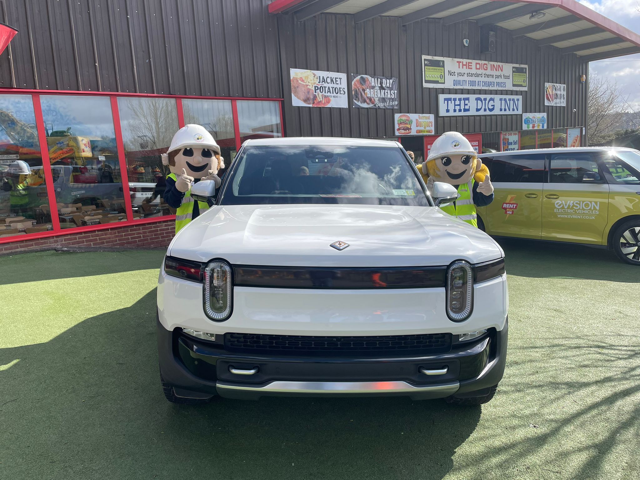 Rivian R1T Electric Truck Wows Crowds At Diggerland!