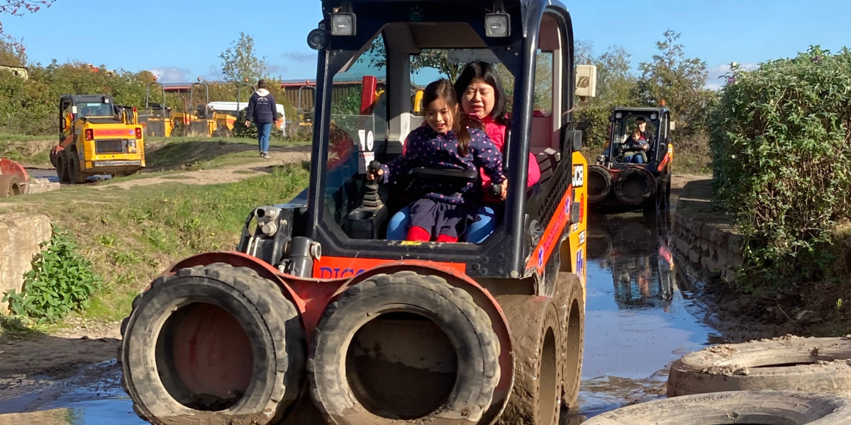 What Do You Need for a Day Out at a Top UK Theme Park?