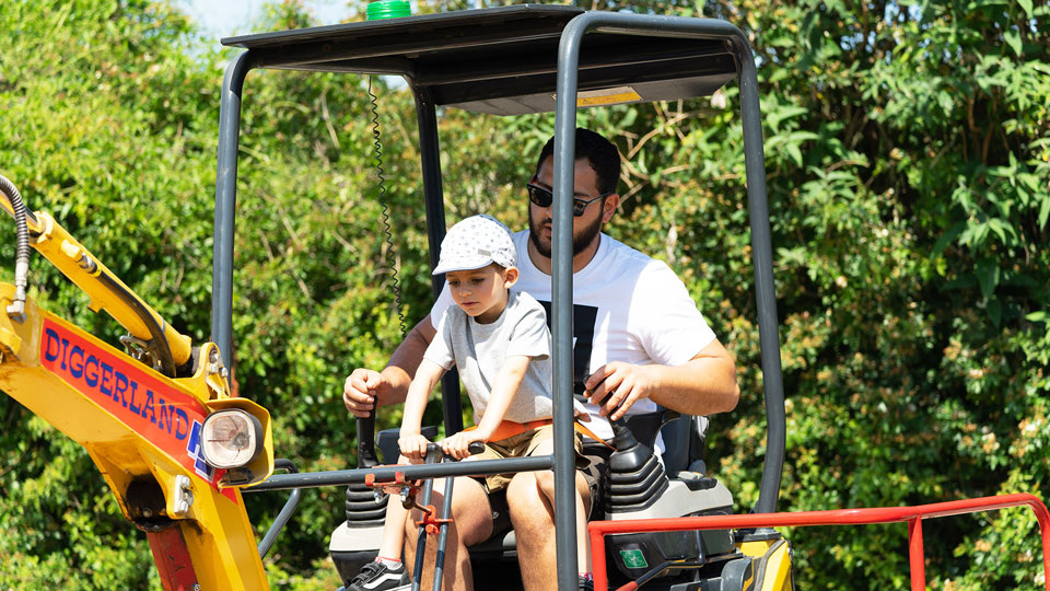 10 Top Tips for Visiting Diggerland UK Theme Park in February